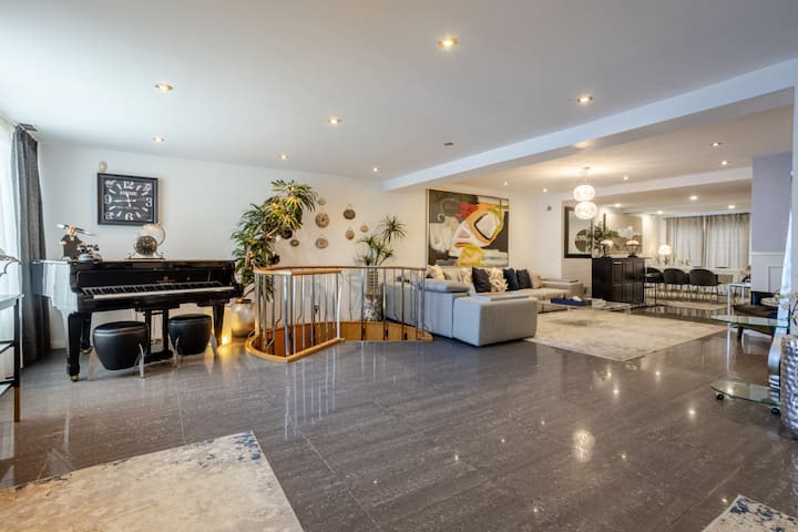 Majestic Villa In Downtown Griffintown - Montreal