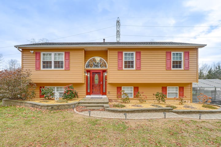 4 Mi To Hudson River: Pet-friendly Newburgh Home! - Beacon, NY