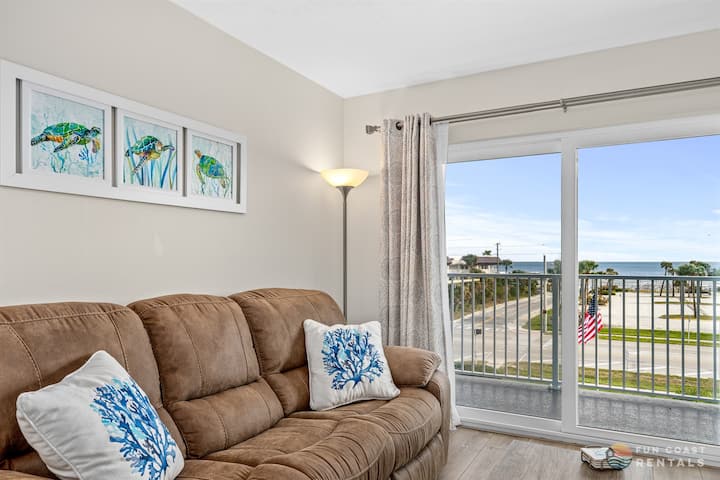 Ocean View Balcony! Next To The Beach With Pool! - New Smyrna Beach, FL