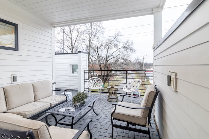 Monty By Avantstay | 4bdr W/ Balcony, 5mins To Dt - Nashville, TN