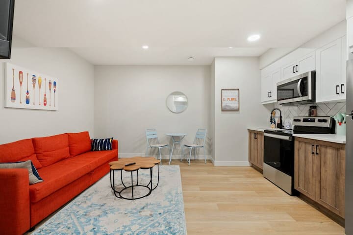 1br Entire Suite W Secure Entry, Laundry, Ac - Calgary