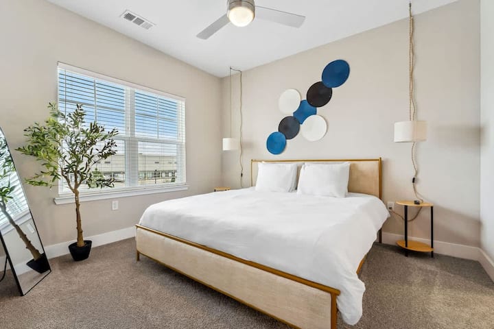 Stylish King Apt, Close To Disney & Pet-friendly - Orlando International Airport (MCO)