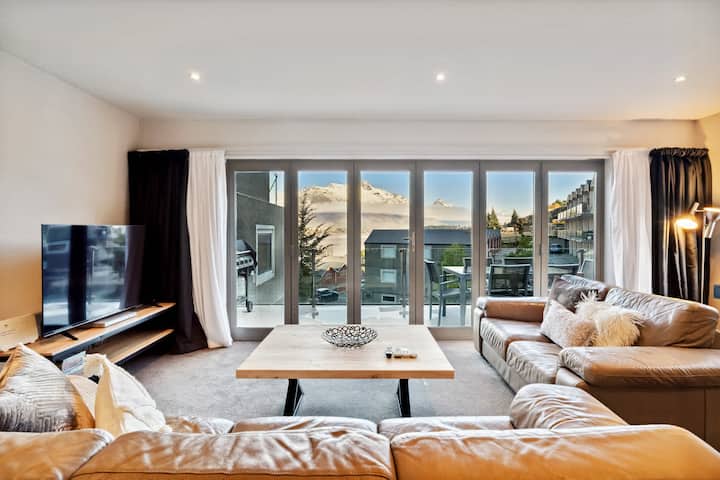 Gorgeous 3 Bedroom Central Lake Views - 퀸스타운