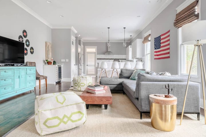 Spacious Dog Friendly 3 Br Townhome, Grill, Patio - Nashville, TN