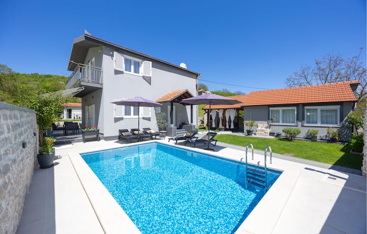 3 Bedroom Nice Home In Lucane - Sinj