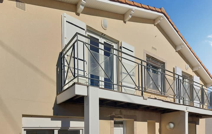 Cozy Home In Saint-georges-de-didon - Meschers-sur-Gironde