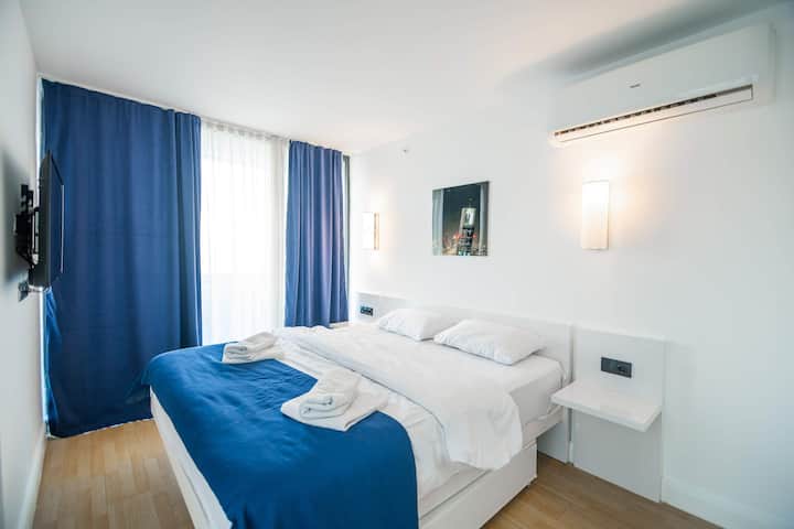 Sea View Spacious Apt. For 8 - By Wehost - バトゥミ