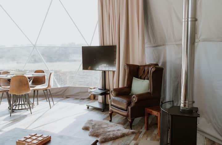 Stargazing Dome 3, Log Burner& Optional Hot Tub - Oxford