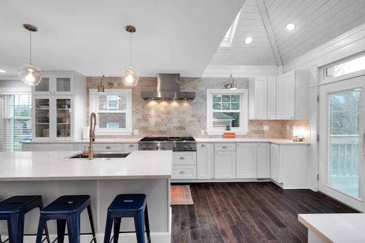 14 Beds Game Room Fire Pit - Louisville, KY