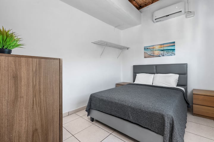 Beach Access Escape With Pool And Tanning Lounges - San Juan