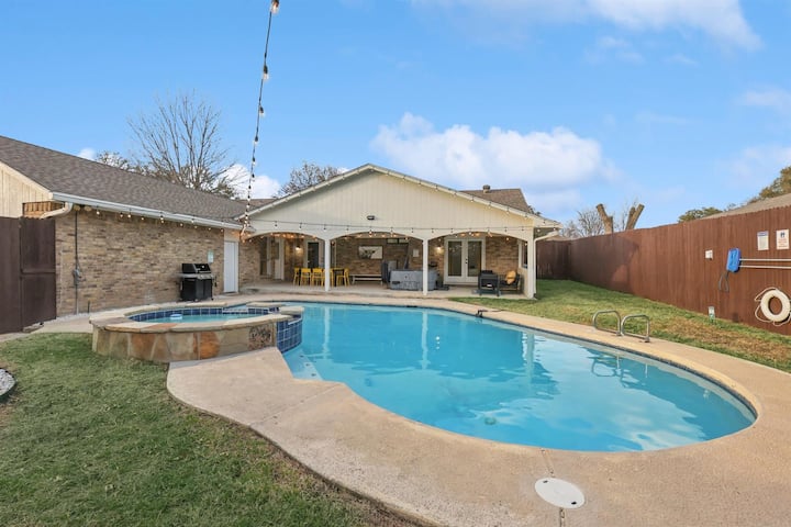 Best Of Desoto 4br,3ba With Pool, Hottub, Cinema - Lancaster, TX