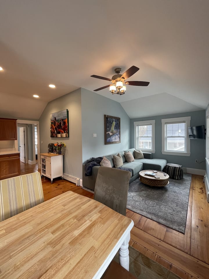 Beach Bungalow In The Heart Of Downtown Ogunquit - Ogunquit, ME
