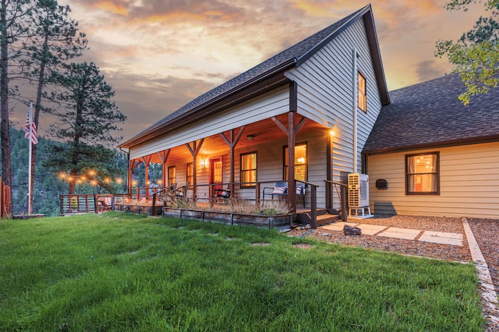 Americana Escape | Fire Pit, Games, Mount Rushmore - Keystone, SD