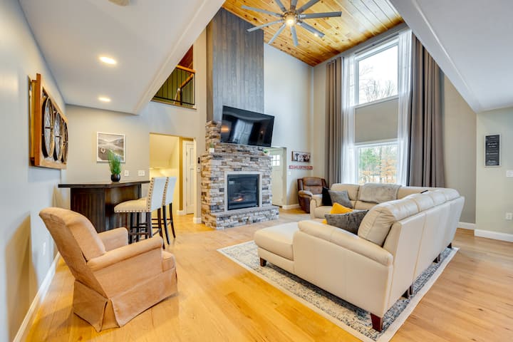 Mtn-view Gem W/ Hot Tub & Fire Pit In North Conway - North Conway, NH