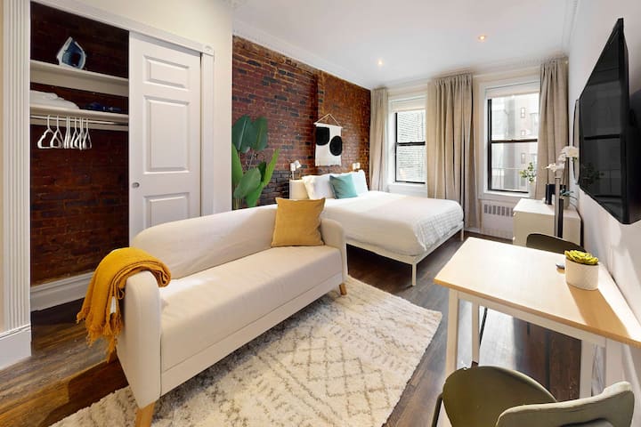 The Lisa V • Vibe 8767 - Washington Heights, NY