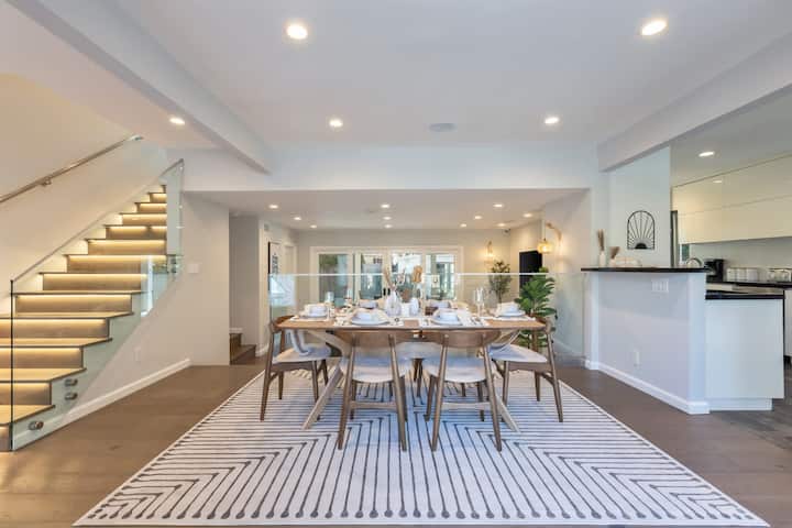 5 Bedroom Home With Pool & Guest House - Los Angeles, CA