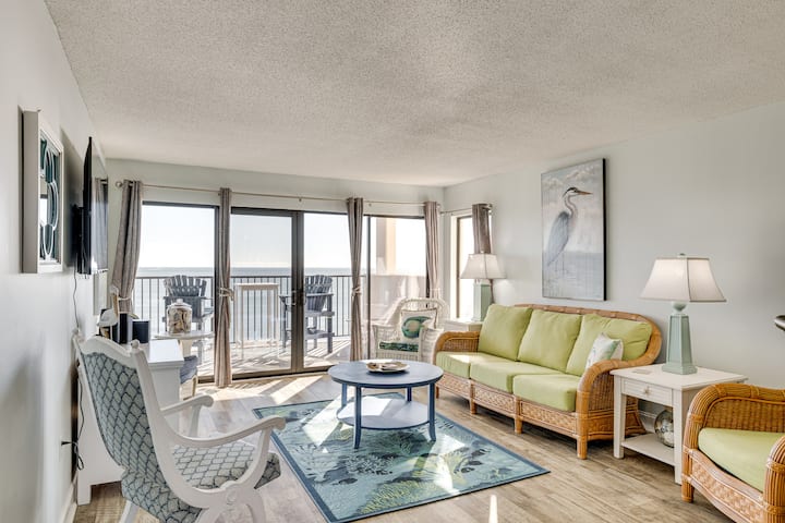 Walk To Beach: Emerald Isle Condo W/ Ocean View! - Emerald Isle, NC