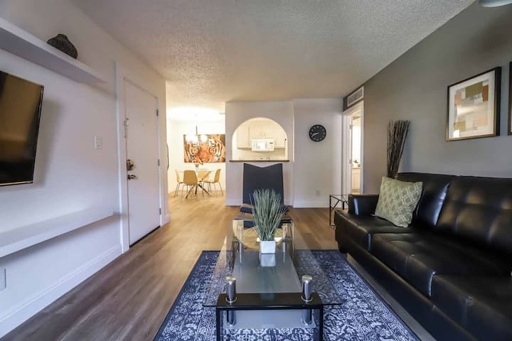 Daisy Suite  1bed/1bath Central Location - Henderson, NV