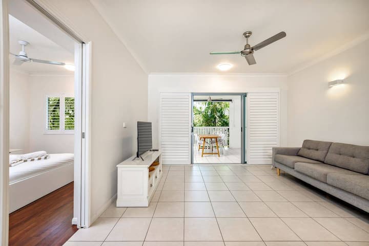 Trinity Beach Bliss: Experience Tropical Living - Clifton Beach