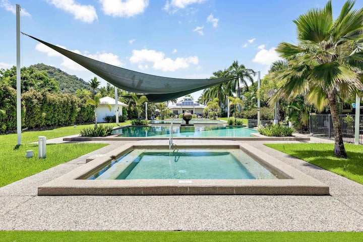 Trinity Beach Bliss: Experience Tropical Living - Clifton Beach