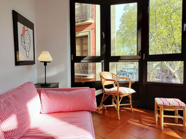 Bright 1-bed Apartment On La Rambla, Barcelona. Rj - Barcelone