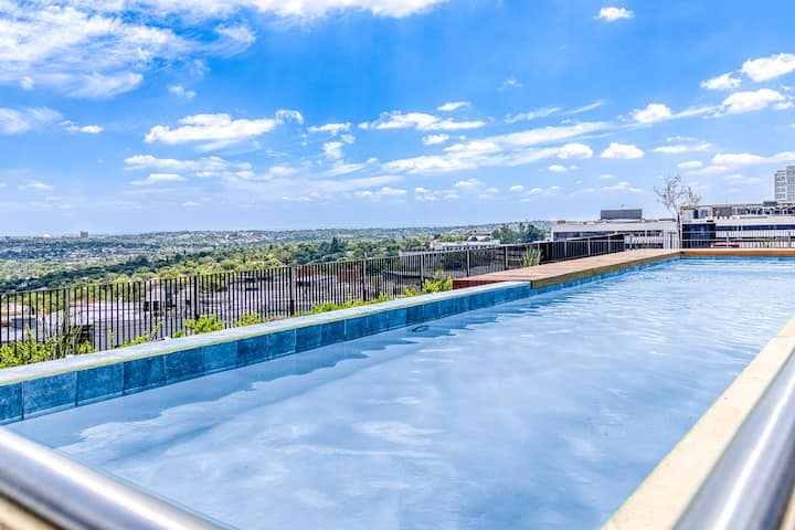 Heart Of Sandton| Aircon, Views Of Sandton - Sandton
