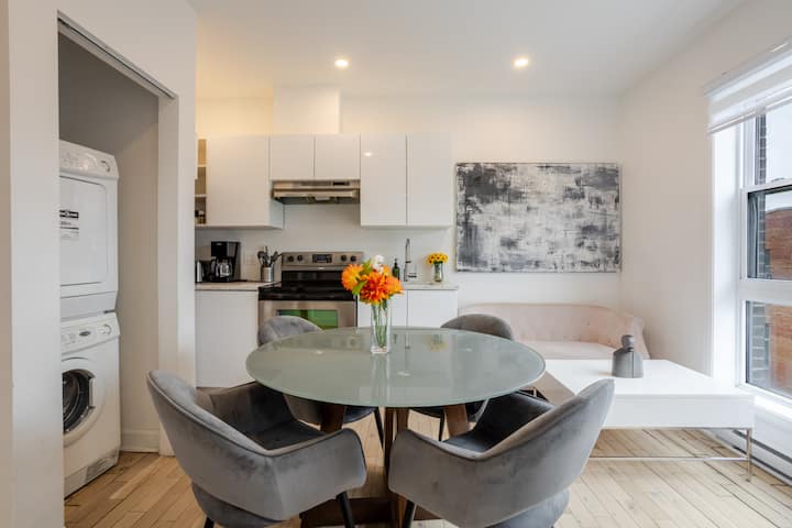 Outstanding 1br |Downtown +Steps To Metro Staion - Montreal