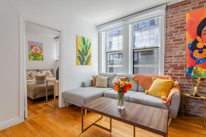 Prime Location | Lovely 3br Downtown Mtl - LaSalle