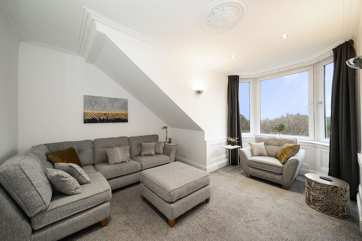 Cross Road - Paisley