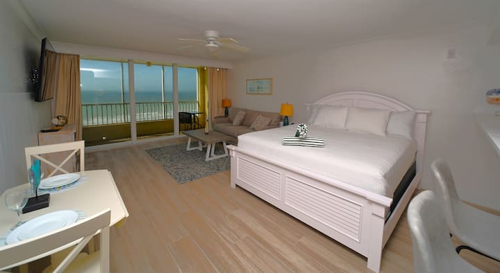 Casa Playa #502 Beach Front - Gulf Front Getaway - Fort Myers Beach, FL