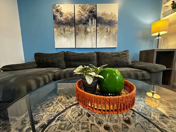 Charming Asian District Apartment For Two - Oklahoma City, OK