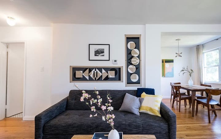 Sojourn Modern Eco Loft Near Eastern Market - Washington, D.C.