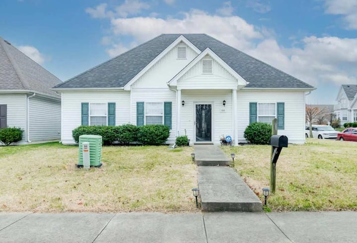 Spacious Fam Retreat | Churchill Downs & Downtown! - ルイビル, KY