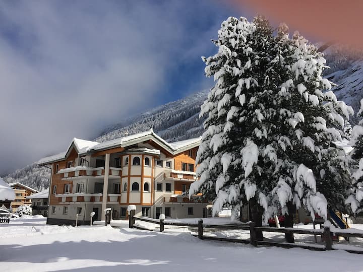 Séjour à La Montagne Avec Balcon - Saas-Grund