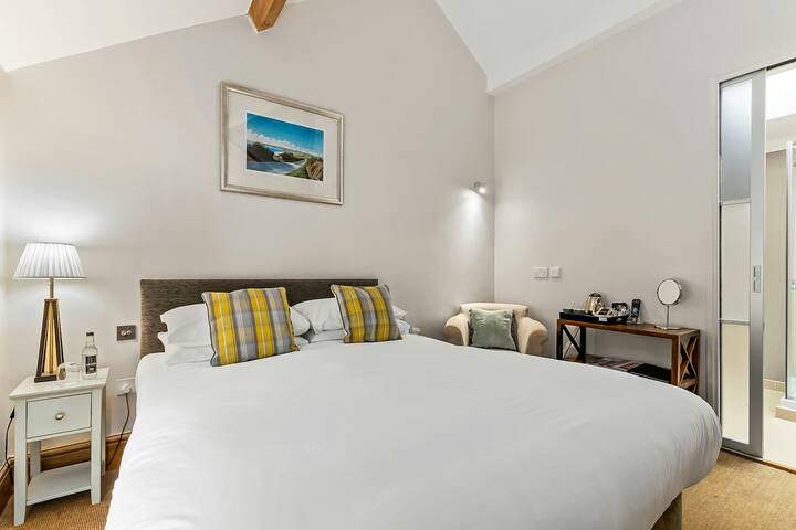 Classic Room - Haverfordwest