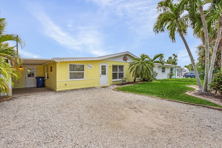 2/2 Pet Friendly, Off Water, Fenced In Yard! - Pine Island, FL