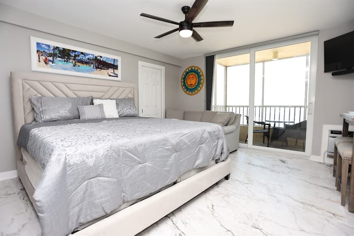 Casa Playa #704- Captain's Cabin - Fort Myers Beach, FL