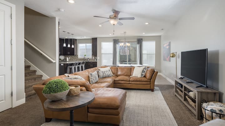 Entrada 635 | Pet Friendly I Pool & Hot Tub - Moab, UT