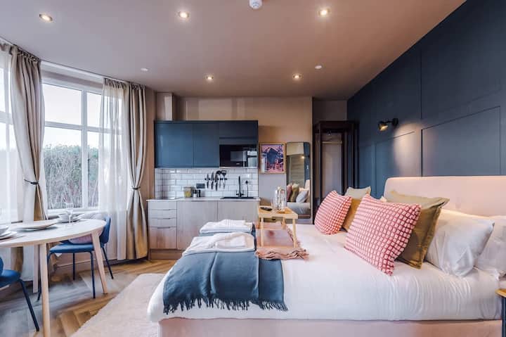 Elegant 1-bedroom Studio With Luxury Finishes - Llandudno