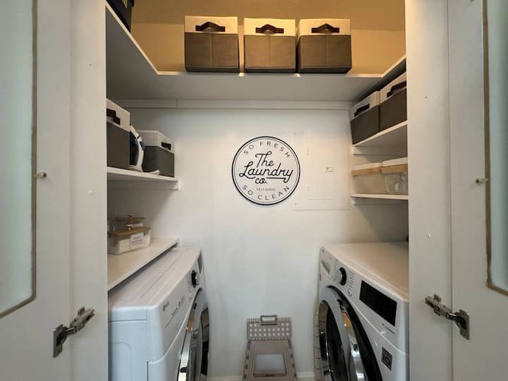 Urban Luxe: Aventura 2/2 Retreat - Aventura, FL