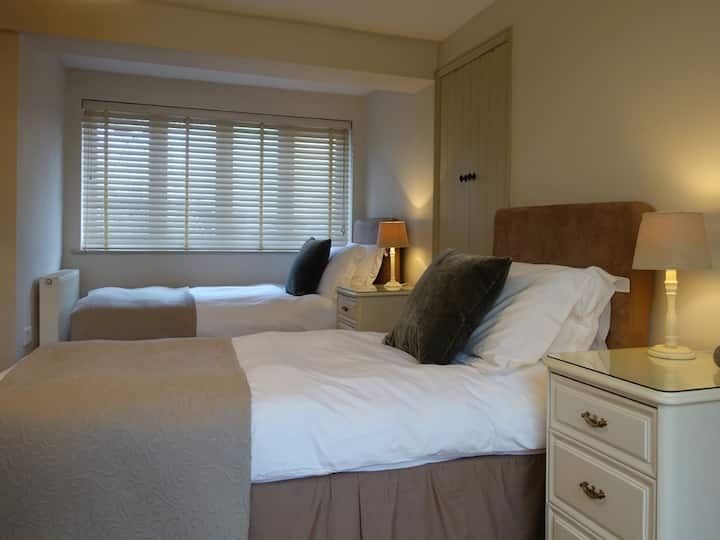 Twin Room - Room 2 - Sevenoaks