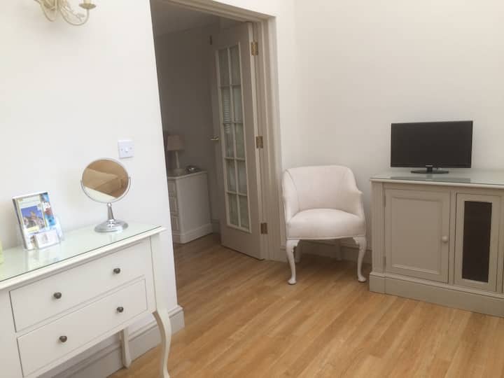 The Barn B&b - Kingsize Bed - Room 3 - Sevenoaks