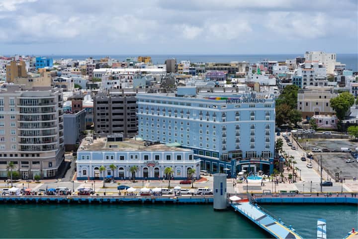 Across San Juan Cruise Pier + Dining, Rooftop Pool - Levittown