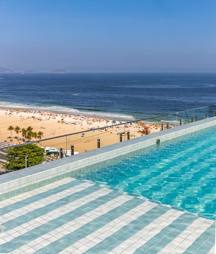 Refuge A Few Steps From Copacabana Beach | Q15 - Copacabana