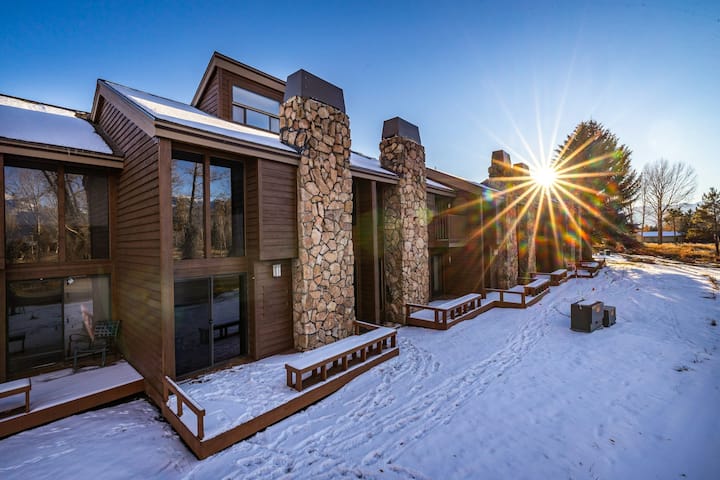 2 Br Condo W/ Sauna, Fireplace, Deck, Views, Wifi - Jackson, WY