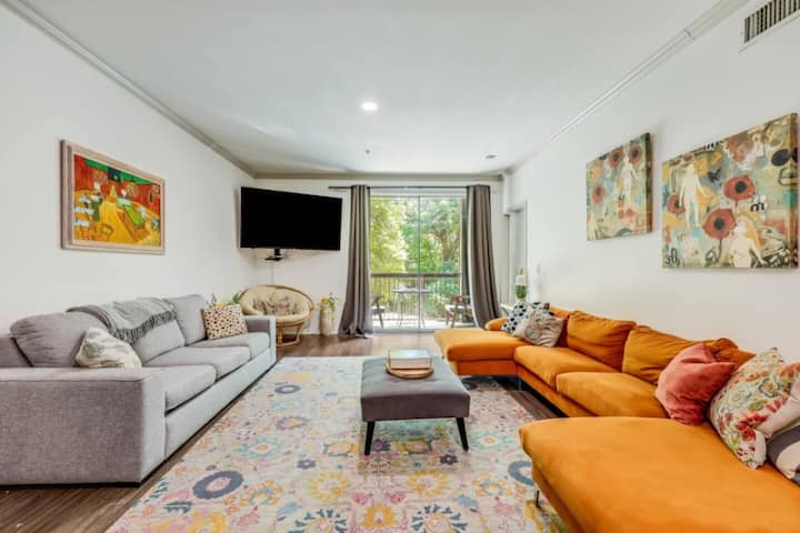 Super Stylish, Spacious, Fun And Best Location! - Austin, TX
