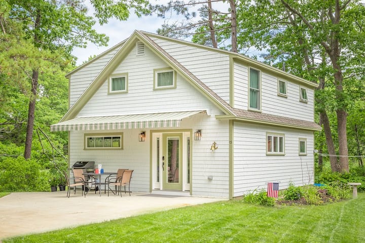 Pet Friendly-updated Goose Rocks Beach Oasis! - Kennebunkport, ME