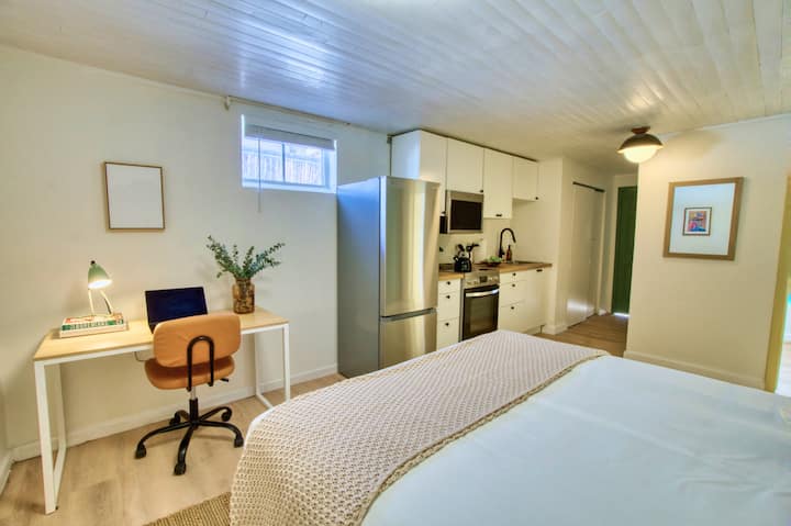 Private Studio W/ Bath & Kitchen | Backs To Nlr - レイクウッド, CO