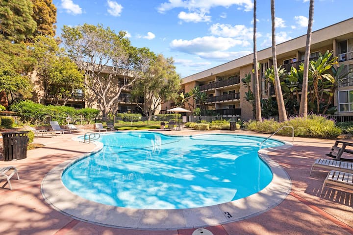 Mission Valley | 1br Condo | Pool | Hot Tub - San Diego, CA