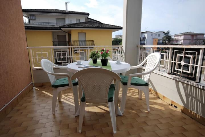Appartement Dans Une Résidence Moderne - Beahost - Lignano Sabbiadoro